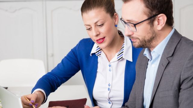 Cómo manejar a un jefe extrovertido si eres una persona introvertida ...