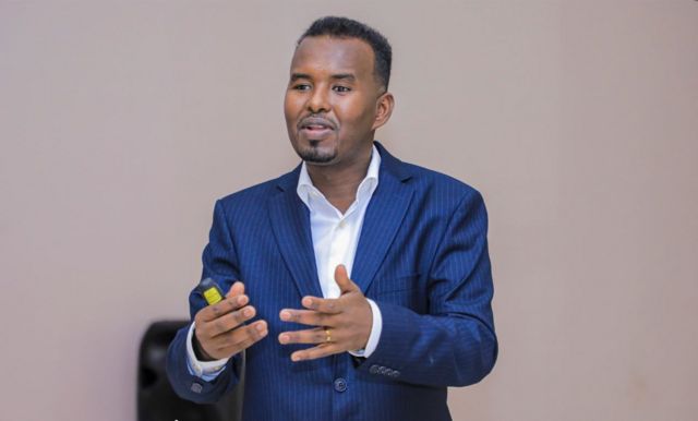 Soomaali ahaan: 5 tallaabo oo aad ku dhisi karto kalsoonidaada - BBC ...