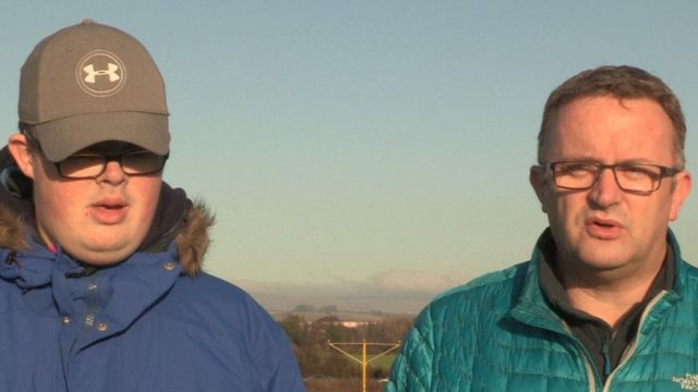 O aeroporto que ajuda jovem com autismo a 'controlar as emoções' - BBC ...