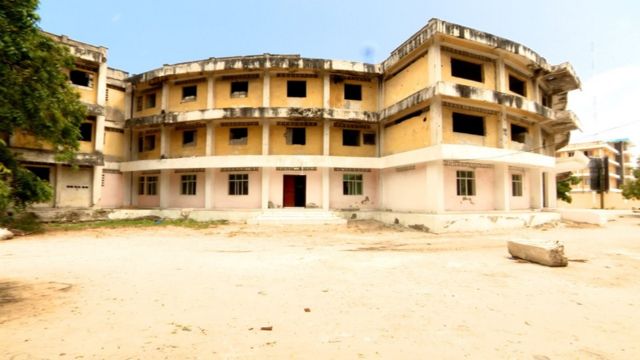 Maktabad Muqdisho laga furay. Warbixin iyo Sawirro - BBC News Somali