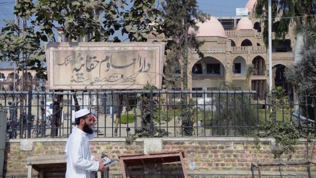 مدرسه حقانیه پاکستان افتخار می‌کند که فارغ التحصیلانش مقام‌های دولت