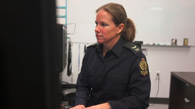 Omegle: 'Estou processando o site que me deu match com meu agressor ...