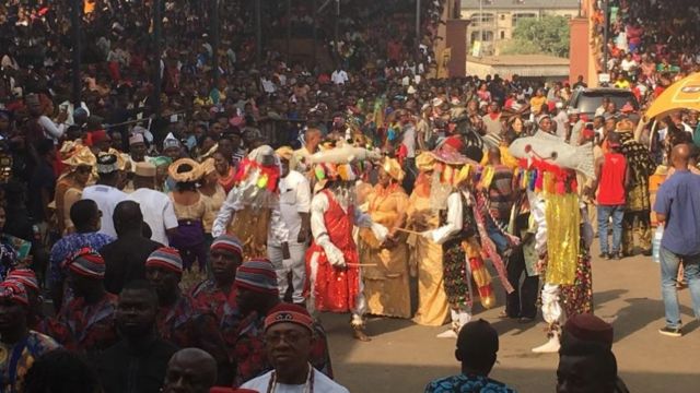 Ịgụ-Arọ Enugwu-Ukwu: Igwe Ralph Ekpeh ekwuola na udo ka mma - BBC News Ìgbò