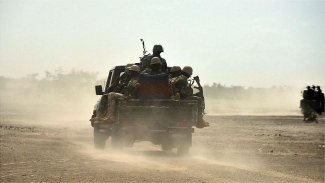 Attaque au Niger : Des assaillants tuent des dizaines de soldats dans ...