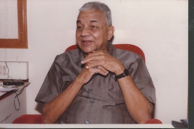 વિનોદ ભટ્ટ : ઘરના ઠાકોરજી તે કદી મૃત્યુ પામતા હશે? - BBC News ગુજરાતી