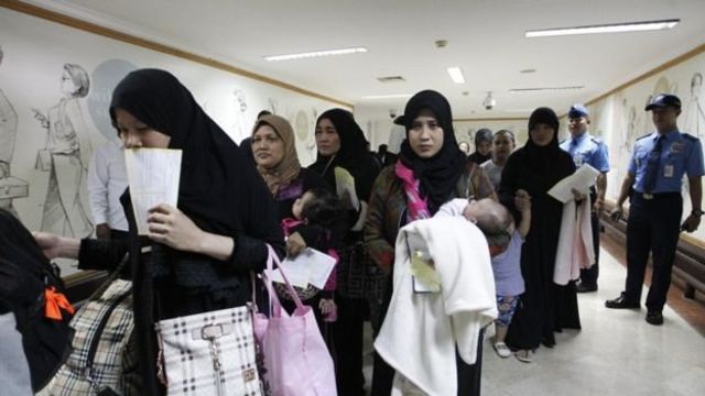 TKI disekap di Arab Saudi, kebijakan moratorium 'kebobolan' - BBC News ...