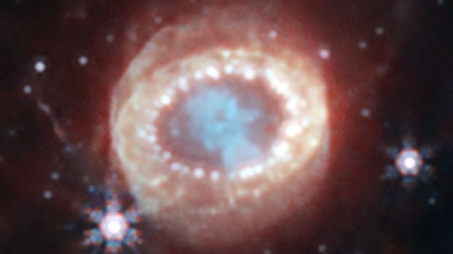 Supernova: Astronomers crack cosmic 'murder mystery' - BBC News