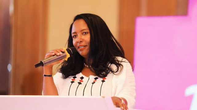 Finfinneen Irreecha dabalatee wal tajjiiwwan idil-adunyaa ...