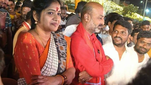 తెలంగాణ అసెంబ్లీ ఎన్నికల బరిలో నిలిచిన ఈ మహిళా అభ్యర్థుల ప్రత్యేకతలేంటి ...