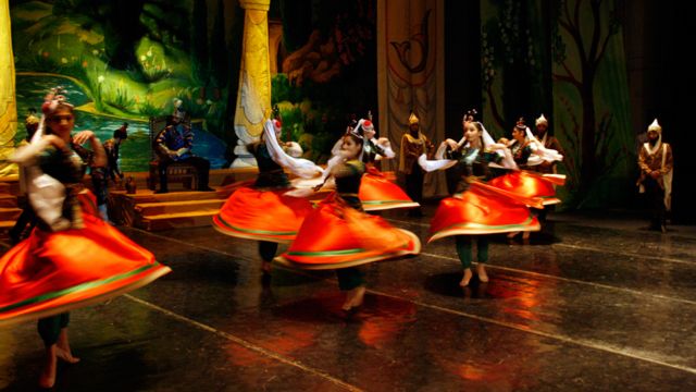 نخستین اجرای باله 'زال و رودابه' در تاجیکستان - BBC News فارسی