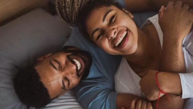 Kwa nini tunaendeleza mahusiano na wapenzi wetu wa zamani? - BBC News ...