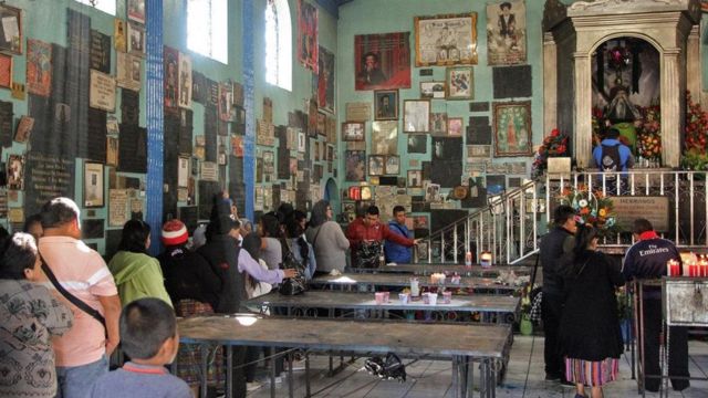 San Simón: el santo maya fumador y bebedor que "saca a la gente de la ...