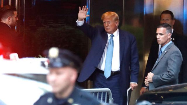Trump'ın porno yıldızına yaptığı 'sus payı' ödemesiyle ilgili dava 2024 ...