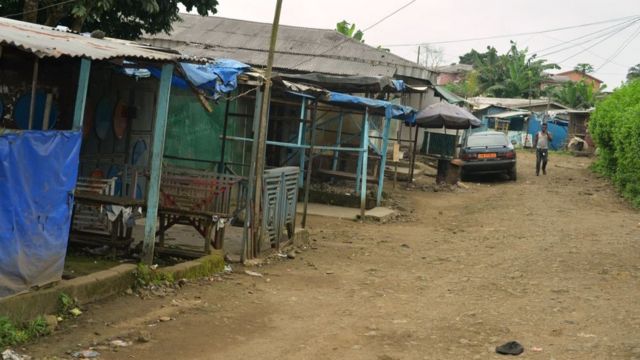 Cameroon: Manyu displaced people Initiative get K-leg - Chief - BBC ...