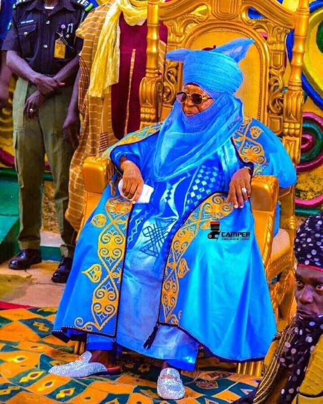 Sarkin Zazzau Shehu Idris ya rasu - BBC News Hausa