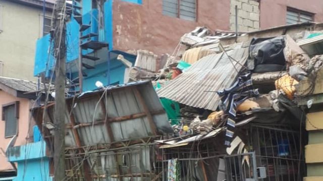 Lagos Building Collapse: Authorities don rescue two pipo wey trap ...
