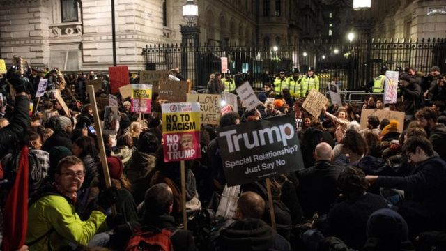 Gedung Putih tetapkan persyaratan visa AS untuk enam 'negara Islam' - BBC News Indonesia