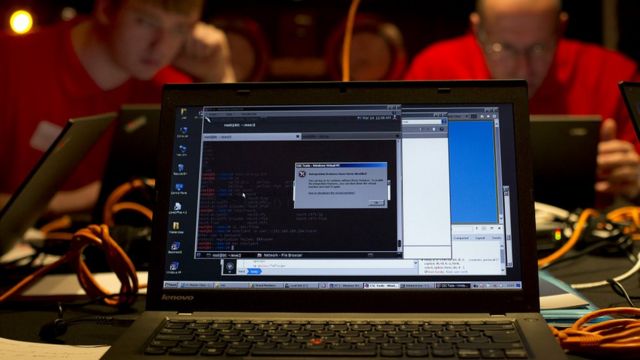 பிரான்ஸின் உள்கட்டுமானத்திற்கு இணைய தாக்குதலால் ஆபத்து - BBC News தமிழ்