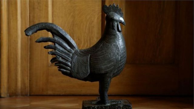 Benin: UK ṣetán láti dá Adìyẹ 'Àkùkọ' Nàíjìrìa ti wọ́n gbé padà - BBC ...