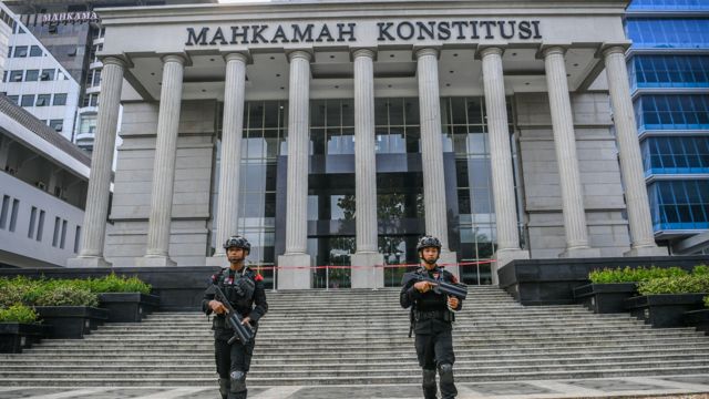 Putusan MK: MK tolak gugatan perkara batas usia capres-cawapres - Putusan kontroversial Anwar ...