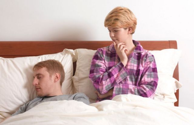 Mtindo wa maisha: Faida za kulala vitanda viwili tofauti kwa wanandoa ...