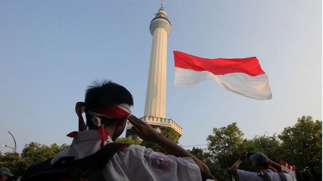 HUT RI: Potret kemeriahan warga menyambut 74 tahun kemerdekaan ...