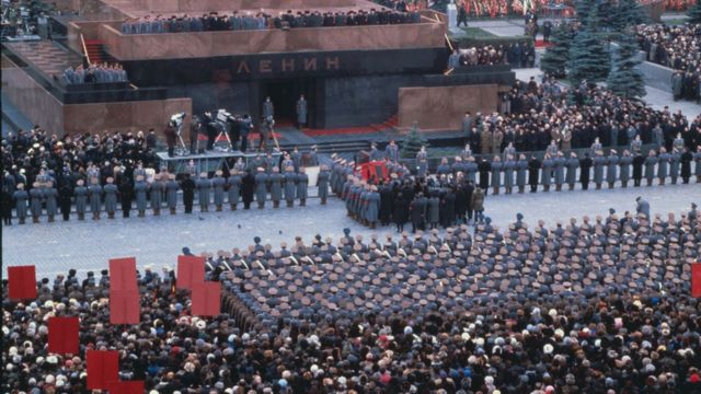 Quốc tang ở các nước trên thế giới ra sao? - BBC News Tiếng Việt