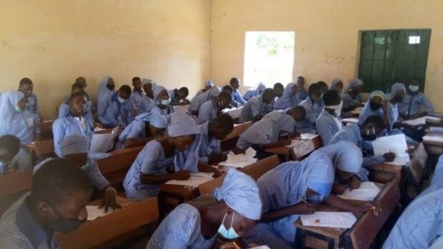 Nigerian school reopening: "West African Examination Council" do first exam for "Chibok school ...