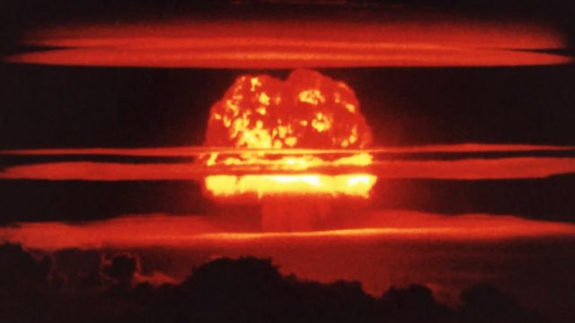 เปิดแผนการบ้าคลั่งของอเมริกา ทิ้งระเบิดนิวเคลียร์บนดวงจันทร์ - BBC News ไทย