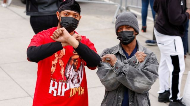 DMX casket: Pictures from Earl "DMX" Simmons memorial service - BBC ...