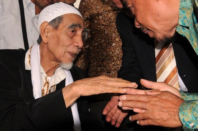 Mbah Maimun, ulama karismatik dan tokoh pemersatu PPP, tutup usia - BBC ...