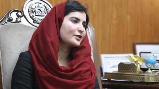 ناهید ایثار له "جنجالونو" وروسته د بهرنیو چارو وزارت مرستیاله شوه - BBC ...