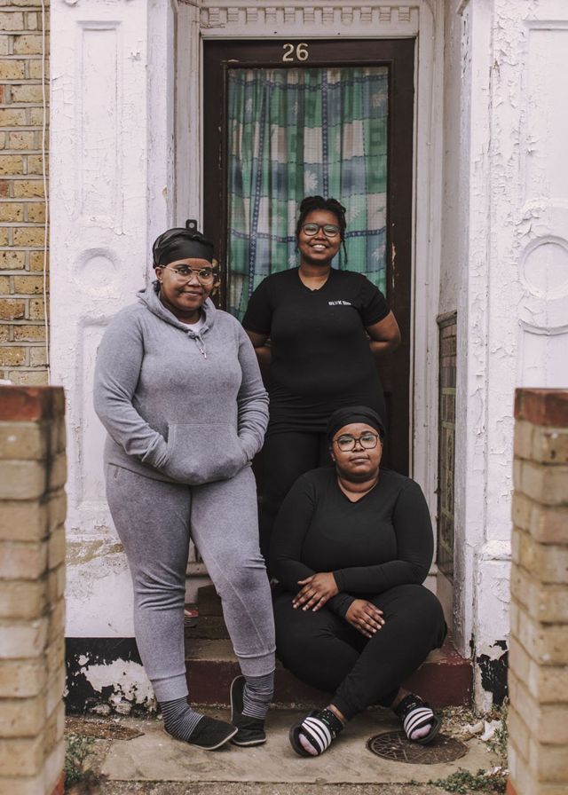 Virus corona dan lockdown: Kisah fotografer yang menemukan keintiman dengan para tetangganya ...