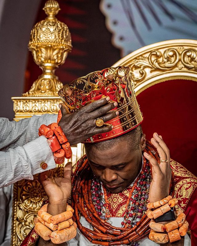 King Charles: Coronation rites and photos from around di world - BBC ...