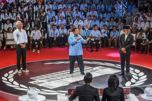 Rangkuman debat capres 2024: Apa janji capres 2024 soal hukum, HAM, korupsi dan pelayanan publik ...