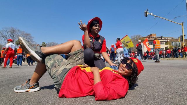 South Africa protest: In fotos, nationwide strike hit South Africa ...