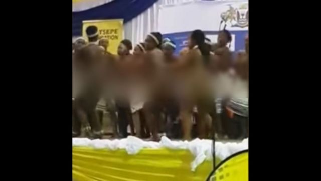 Koor Telanjang Murid Perempuan Afrika Selatan Memicu Kemarahan Bbc