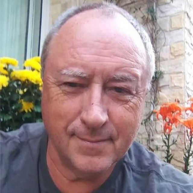 Nữ hoàng Anh tạ thế: Phản ứng của người Anh ở Việt Nam - BBC News Tiếng Việt