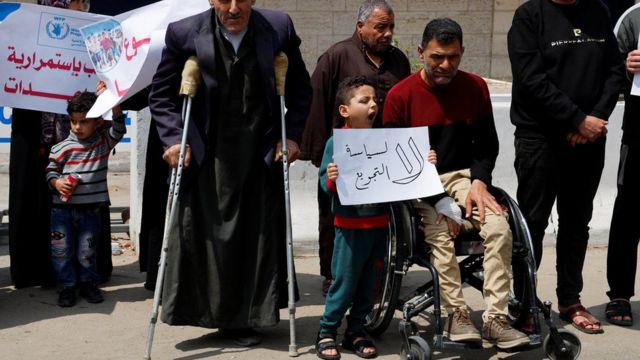 غزة تحذيرات من تداعيات قرار برنامج الغذاء العالمي وقف مساعداته لآلاف