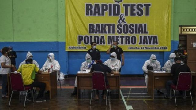 Covid-19 di Indonesia: Kasus tembus 500.000, pakar sebut penyebaran virus 'semakin tidak ...