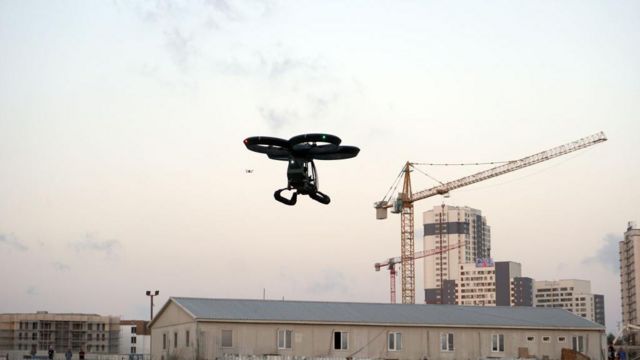 Era mobil terbang 'semakin dekat', namun bagaimana mengatur lalu ...