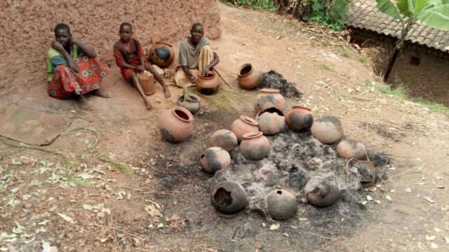 Abatwa mu Burundi bafise ikibazo c'inkono zabo zitagurwa - BBC News Gahuza
