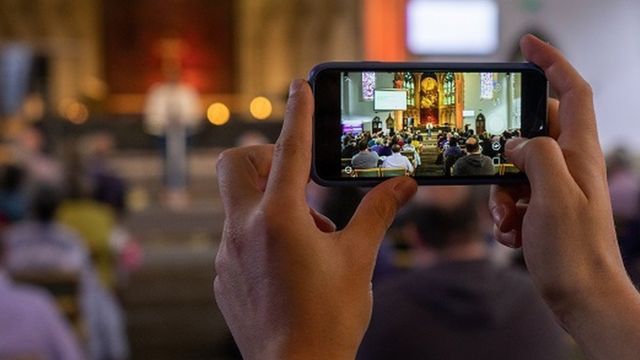 Holy tech! Quand les églises s'ouvrent aux nouvelles technologies - BBC ...