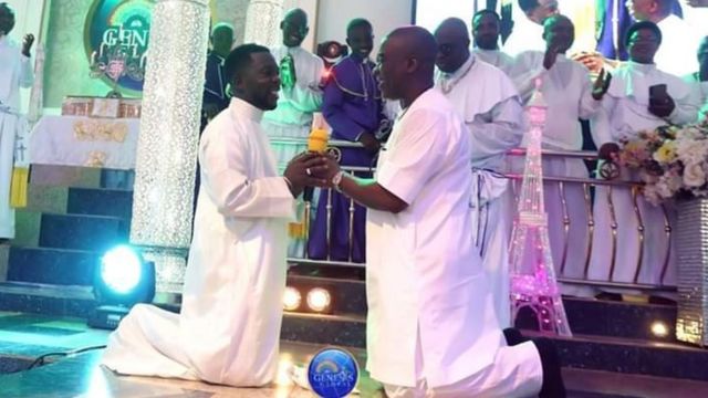 Prophet Israel Oladele: Àwọn ìlúmọ̀ọ́ka tó ti jọ́sìn ní ijọ CCC ...