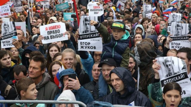 Điều gì dẫn đến các cuộc biểu tình ở Moscow? - BBC News Tiếng Việt