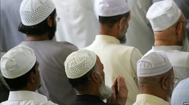 Daraasad laga soo saaray 'faquuqa ay la kulmaan Muslimiinta UK' - BBC ...