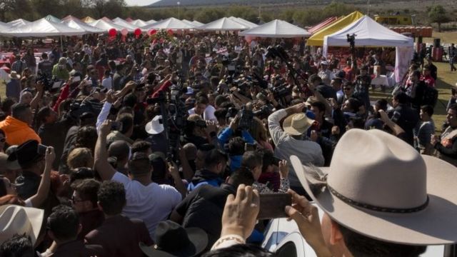 En fotos: la multitudinaria fiesta quinceañera de Rubí, a la que 1,3 ...