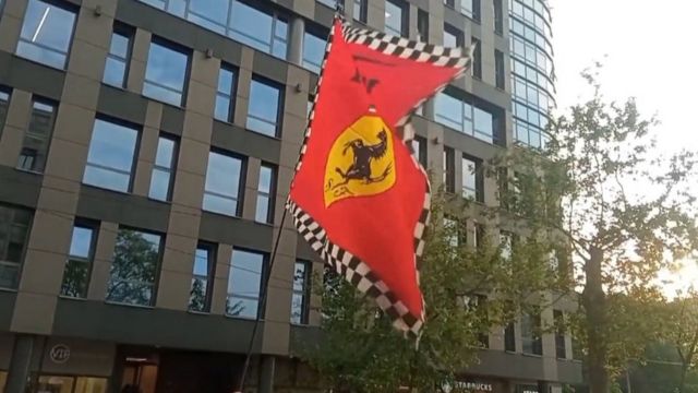 „Srbija protiv nasilja“: Fenomen Ferari zastave na protestima u ...