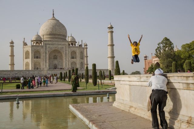 Warna Taj Mahal berubah 'kehijauan' akibat polusi, pemerintah India ...