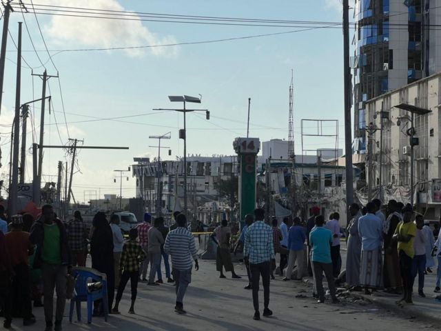 W﻿ararkii ugu dambeeyay iyo khasaaraha ka dhashay qaraxa Muqdisho - BBC ...